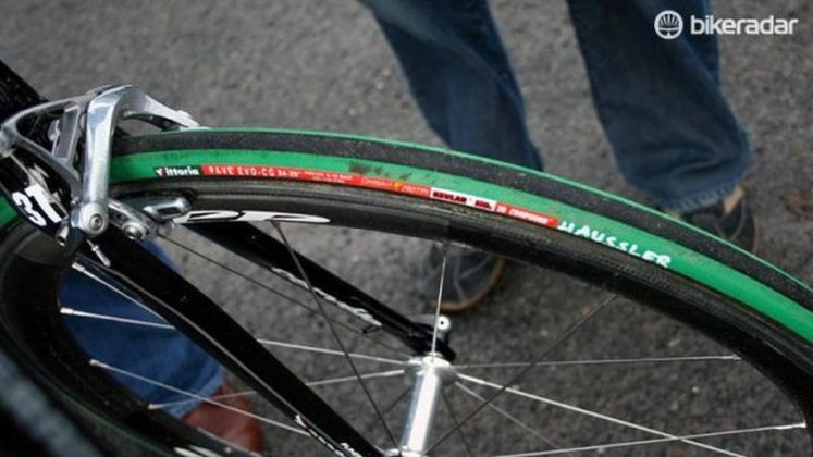 Tan-Wall Tires: Fad or Here to Stay? - Giant Trance - Vittoria Pavés