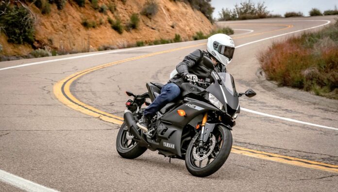 2024 Yamaha R3 Review : Motorcycling 2024
