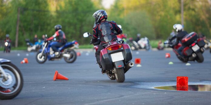 7 Safety Tips Every Motorcycle Rider Should Take : Motorcycling 2024