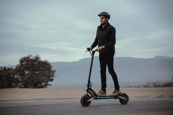 Mantis 10 - Who Should/Shouldn't Buy It? : Motorcycling 2024