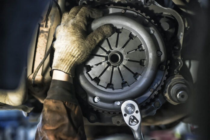 The Beginner’s Guide on How to Change a Car Clutch : Motorcycling 2024